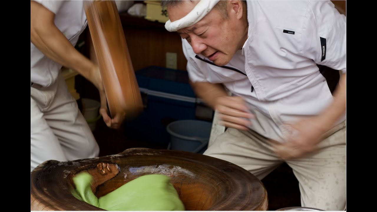 The BEST MOCHI Maker - NAKATANIDOU - Nara, Japan - YouTube