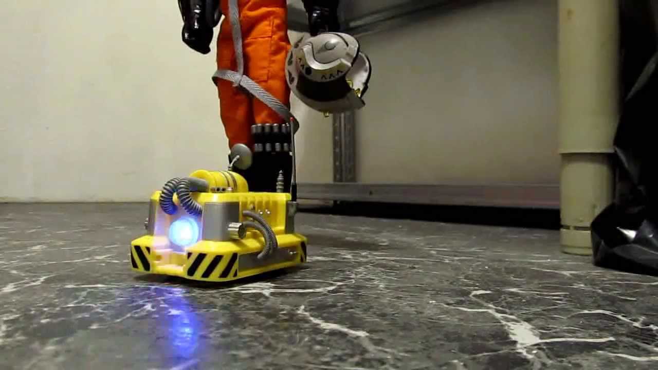 Radio controlled Star Wars Theed Hangar scrubber droid - YouTube