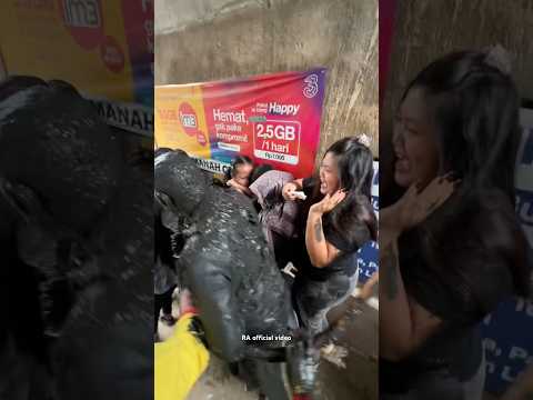 Cewe cantik baju hitam kena sama kuda lumping‼️seni benjang mekar budaya