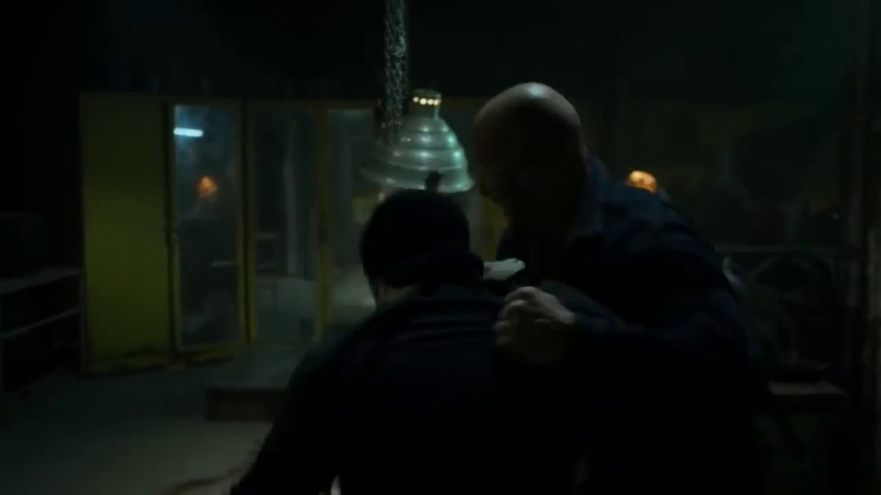 Daredevil 3x07 - Daredevil vs Melvin vs FBI | FIGHT SCENE - YouTube
