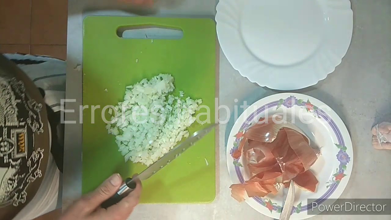 Cortar ajo, cebolla en brunoise y juliana - YouTube