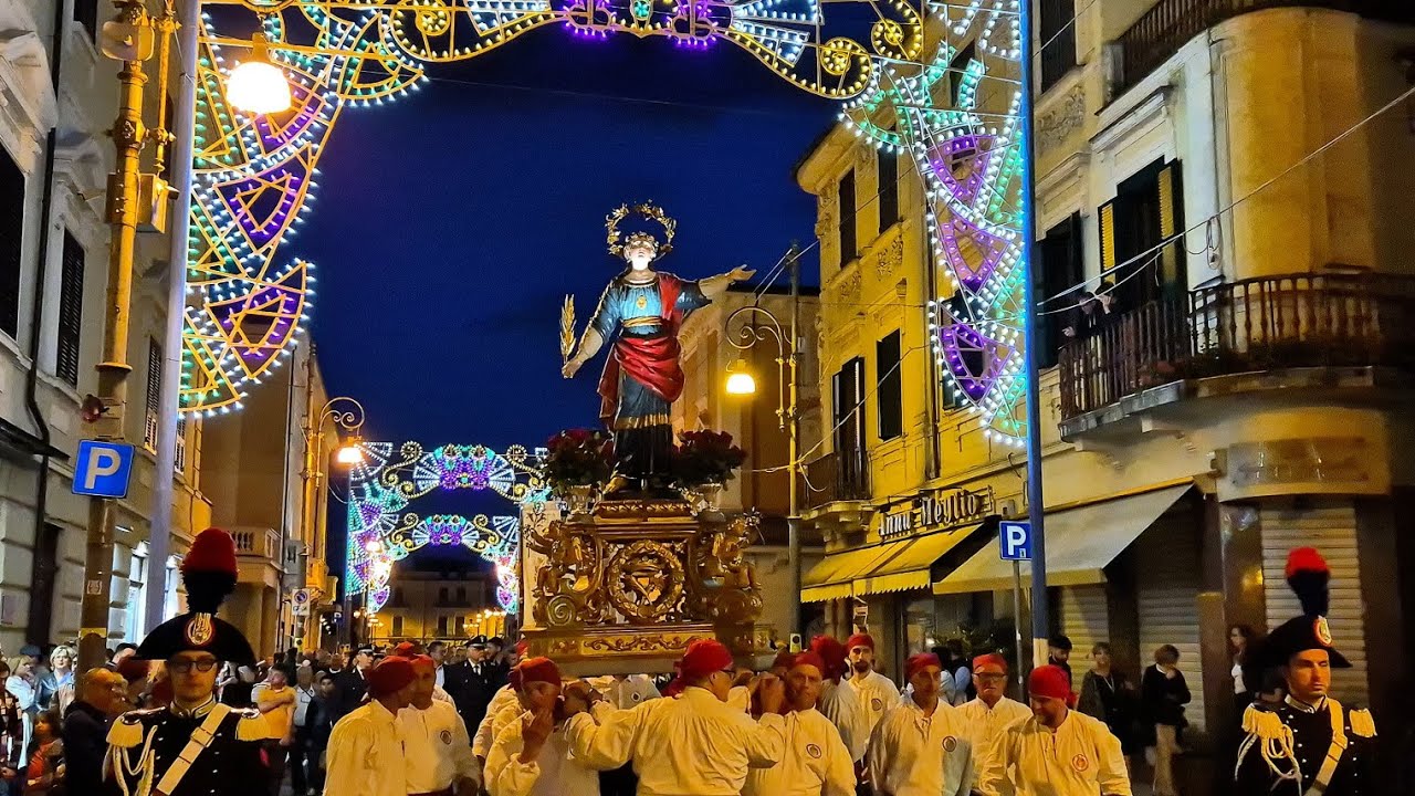 Solenne Processione di SANTA RESTITUTA Vergine e Martire (sera), Sora ...