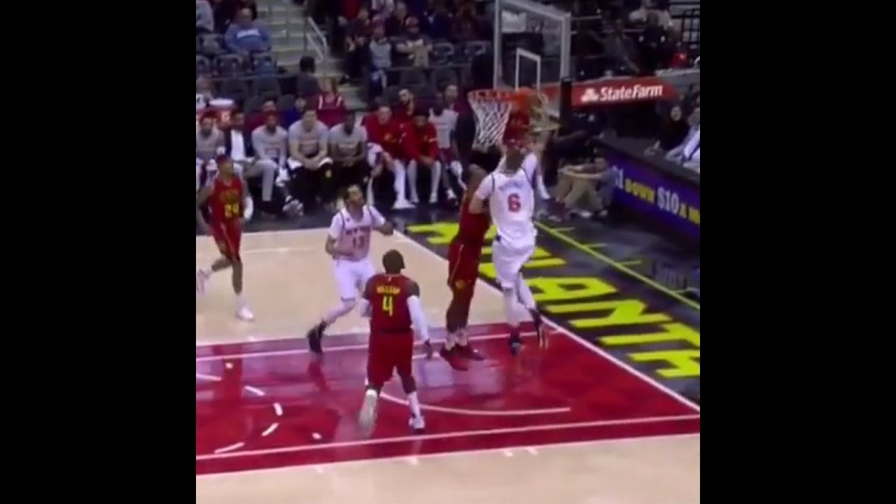 Kristaps Porzingis Dunks All Over Dwight Howard! - YouTube