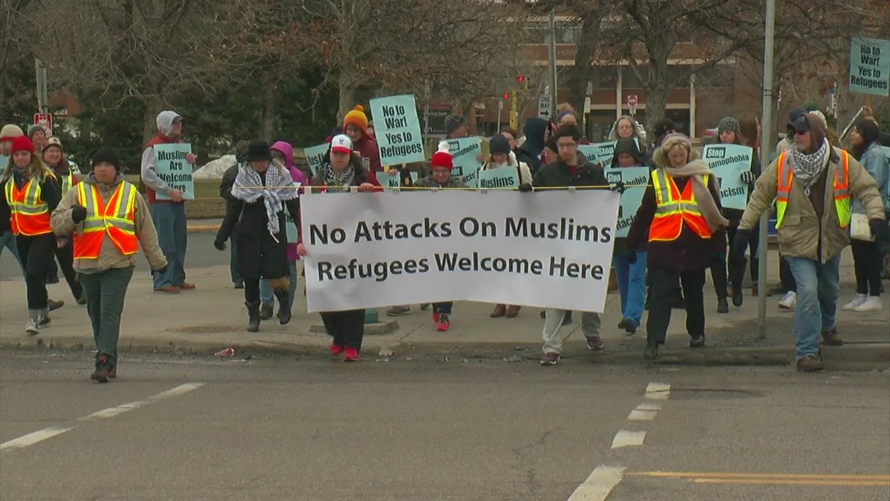 Dozens Rally Against Islamophobia In Minneapolis - YouTube