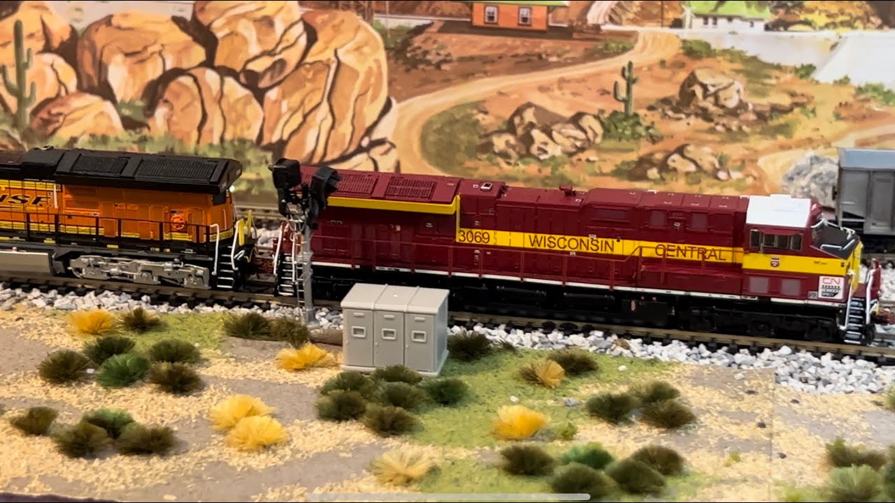 Scale Trains ET44 CN/WC Heritage & BNSF/Heritage III #nscale - YouTube