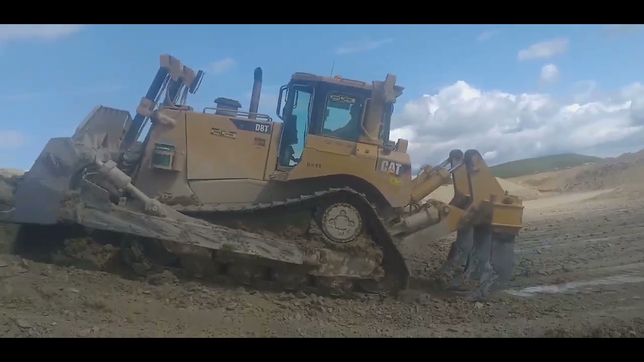 bulldozer D 8t caterpillar de 3 riper - YouTube