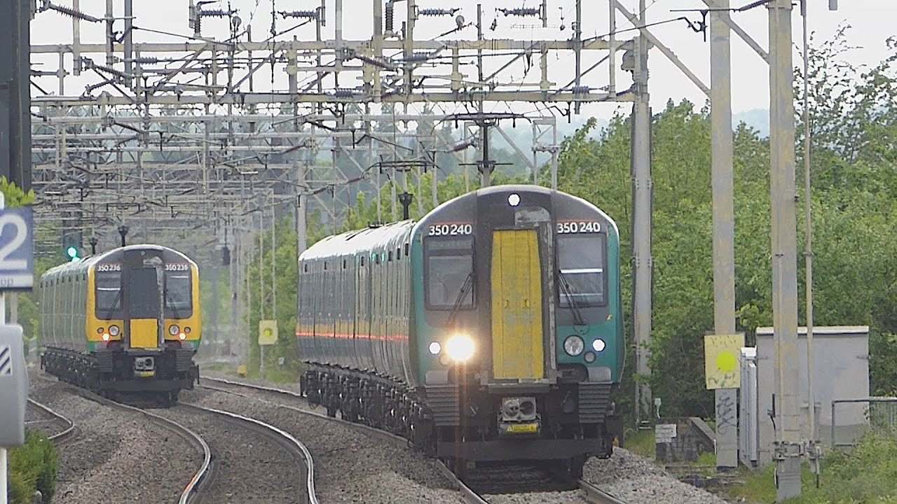 Double LNWR Class 350 arrives at Hemel Hempstead (12/5/22) - YouTube