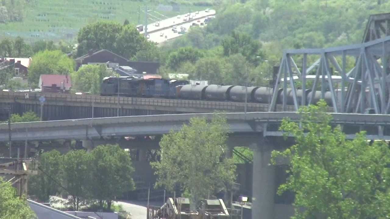CSX southbound on Ohio river bridge at Cincinnati - YouTube