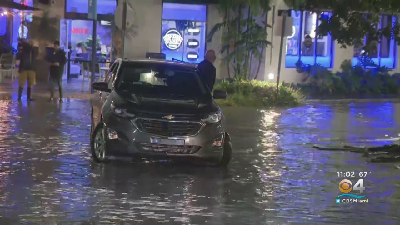 Downtown Miami A Watery Mess After Severe Flooding - YouTube