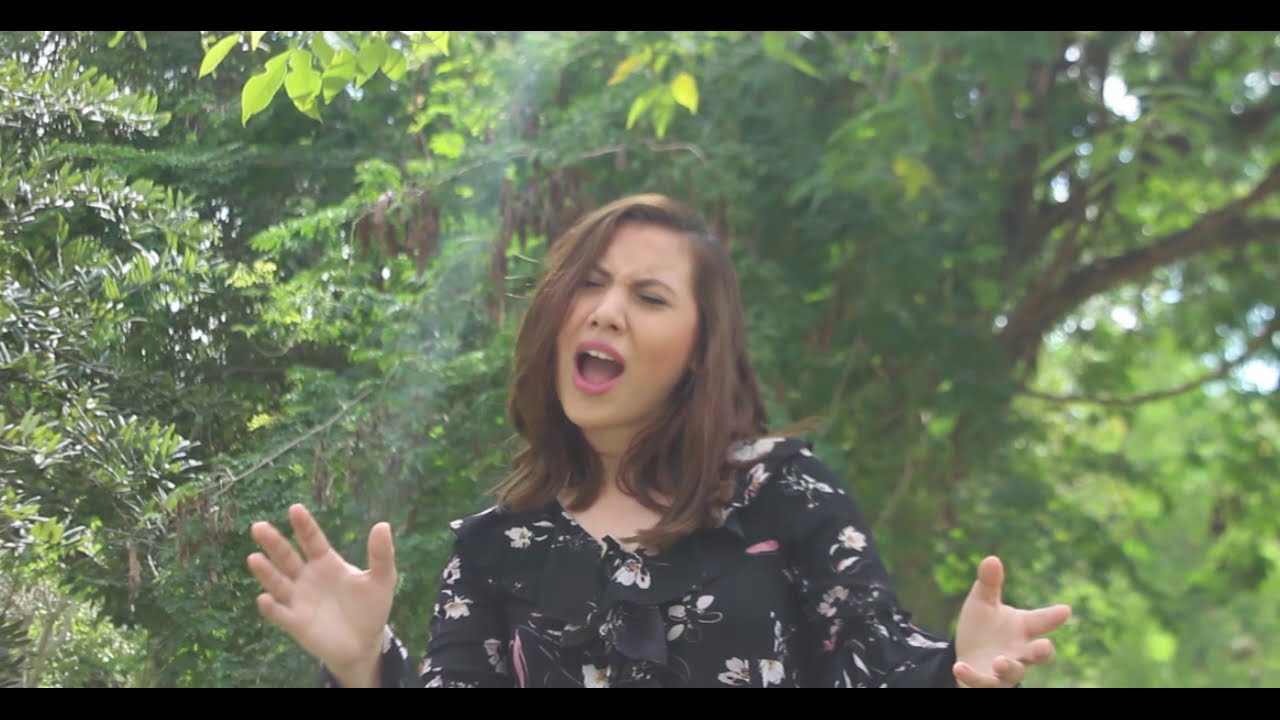 La gloria eres tú (cover) Victoria Alonzo - YouTube