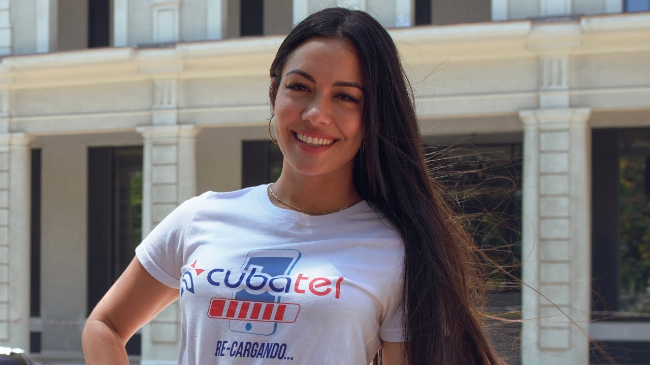 Hablando en serio - Entrevista con la influencer cubana Laura Correa ...