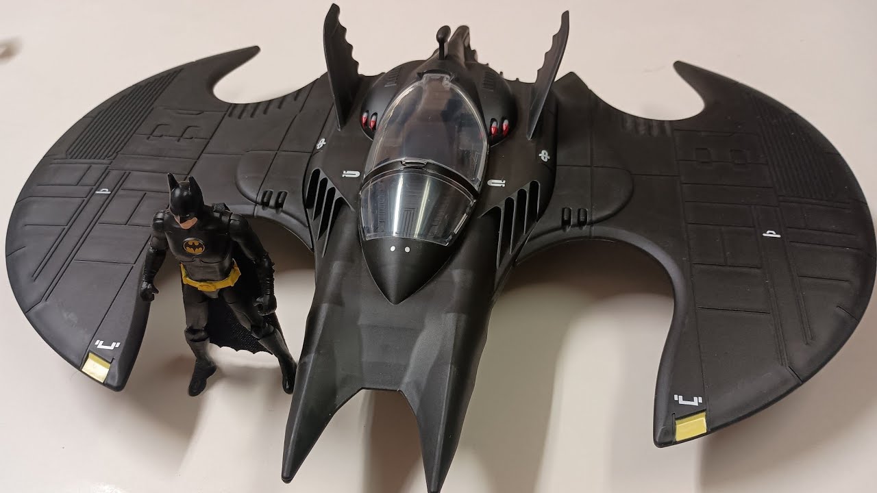 BATMAN RETURNS W/ BATWING! KEATON! SPIN MASTER 85TH ANNIVERSARY ...
