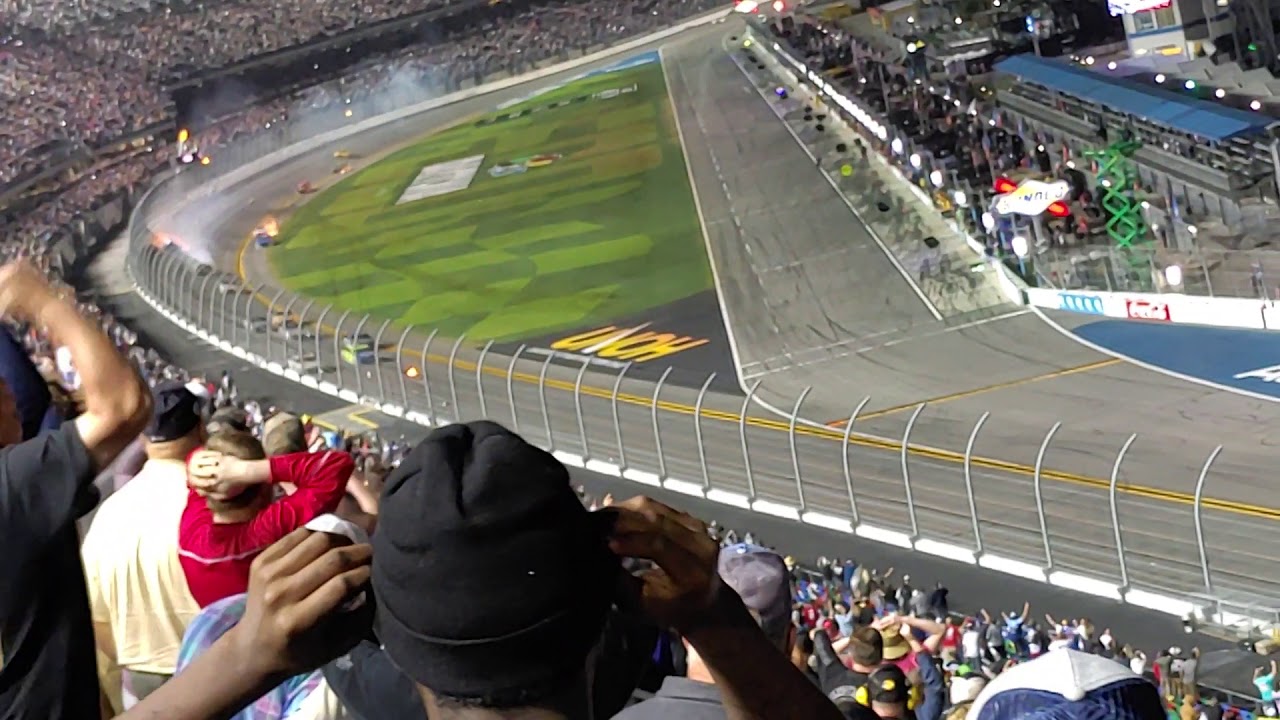 Finish of the 2020 Daytona 500 fan view - YouTube