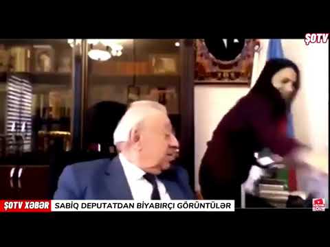Azerbaycanlı milletvekili yayını açık unutunca kalçasını elliyor.