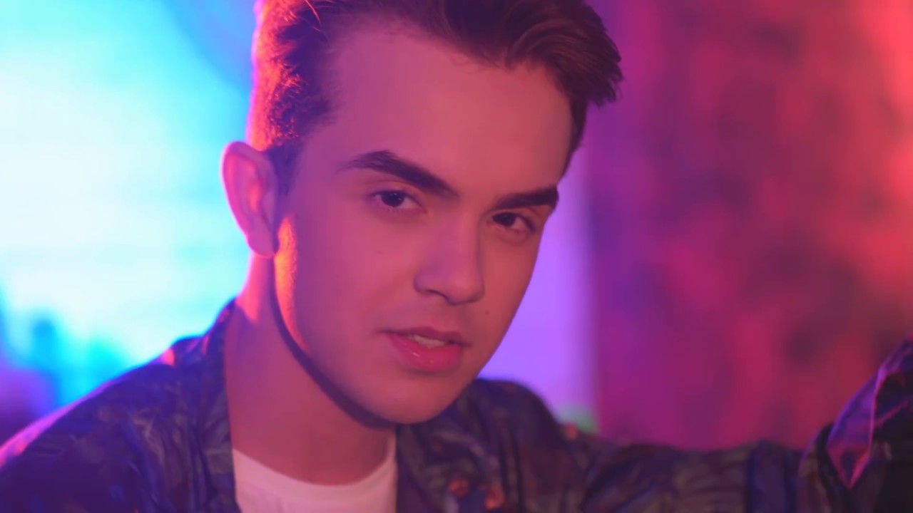 Nicolas Germano - Figurinha Repetida - YouTube