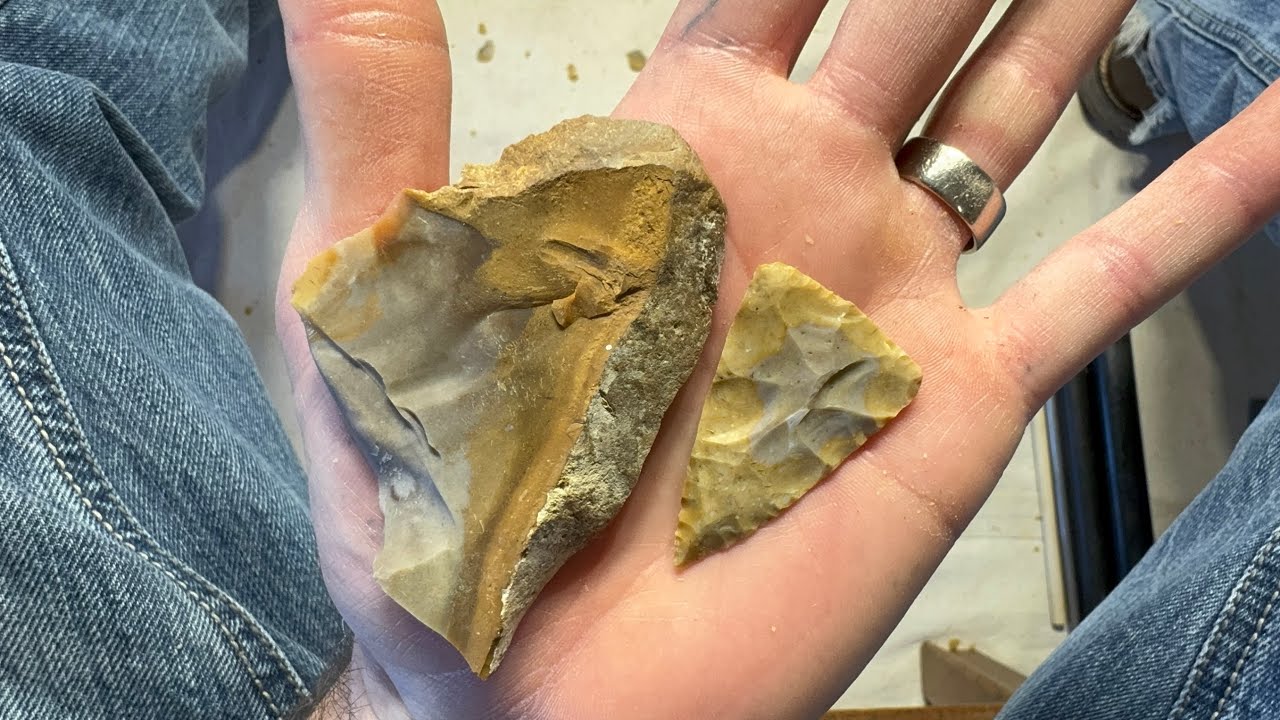 #99 Flake to preform Amoeba chert flintknapping - YouTube