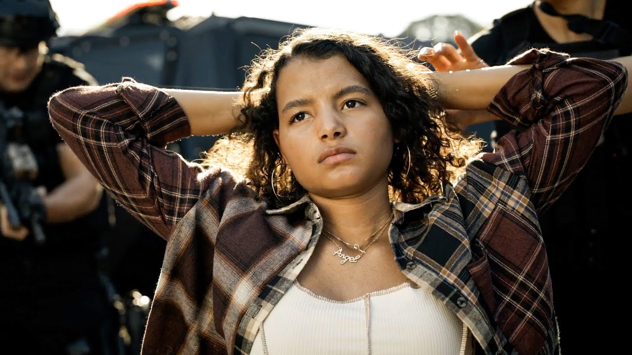 SWAT Stops A 17 Year Old Girl From Joining A Gang - S.W.A.T 6x09 - YouTube