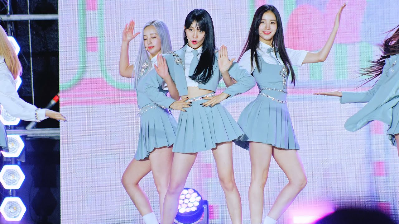 [흔들림] woo!ah!(우아!) - 단거(Danger)@221018 경주 더쇼 직캠/Fancam - YouTube