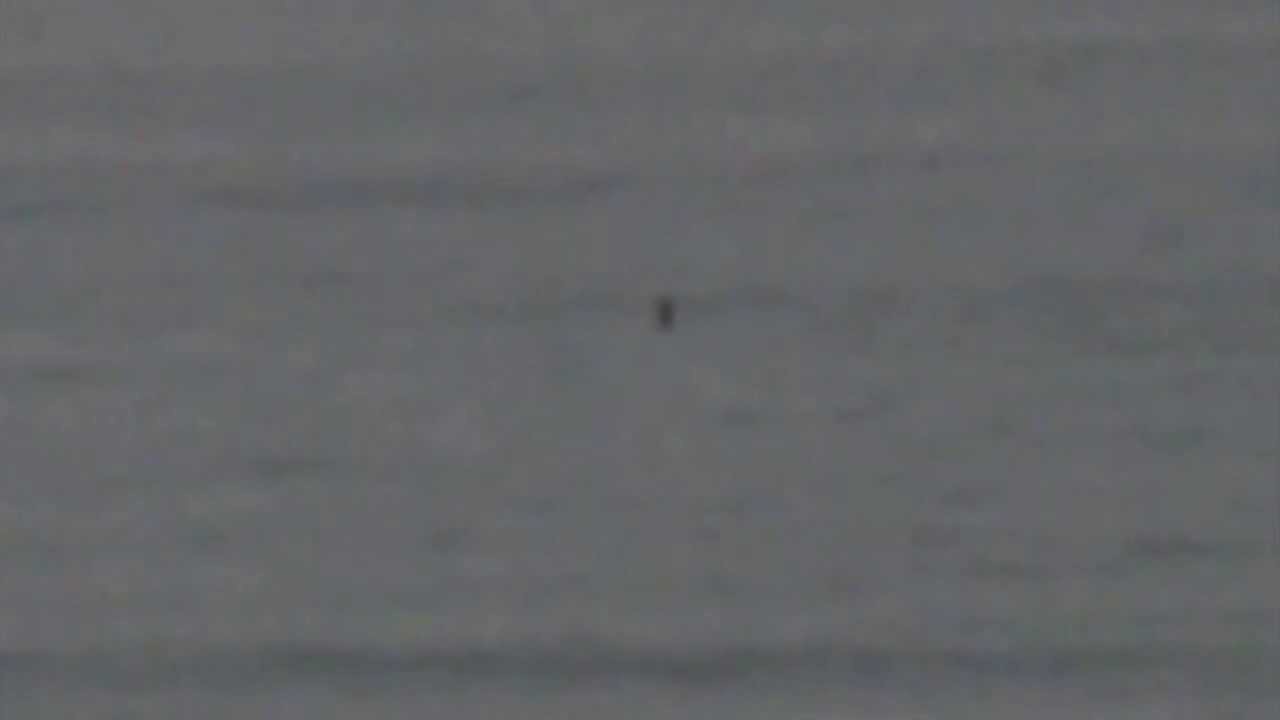 Humanoide Volador de Lima ? Flying Humanoid (man?) II (improved) - YouTube