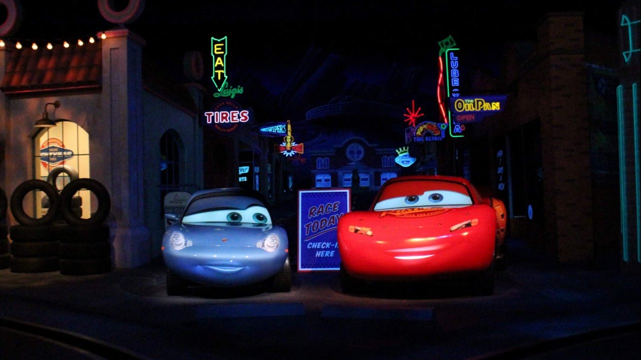 Radiator Springs Racers (Ramones side) California Adventure - YouTube