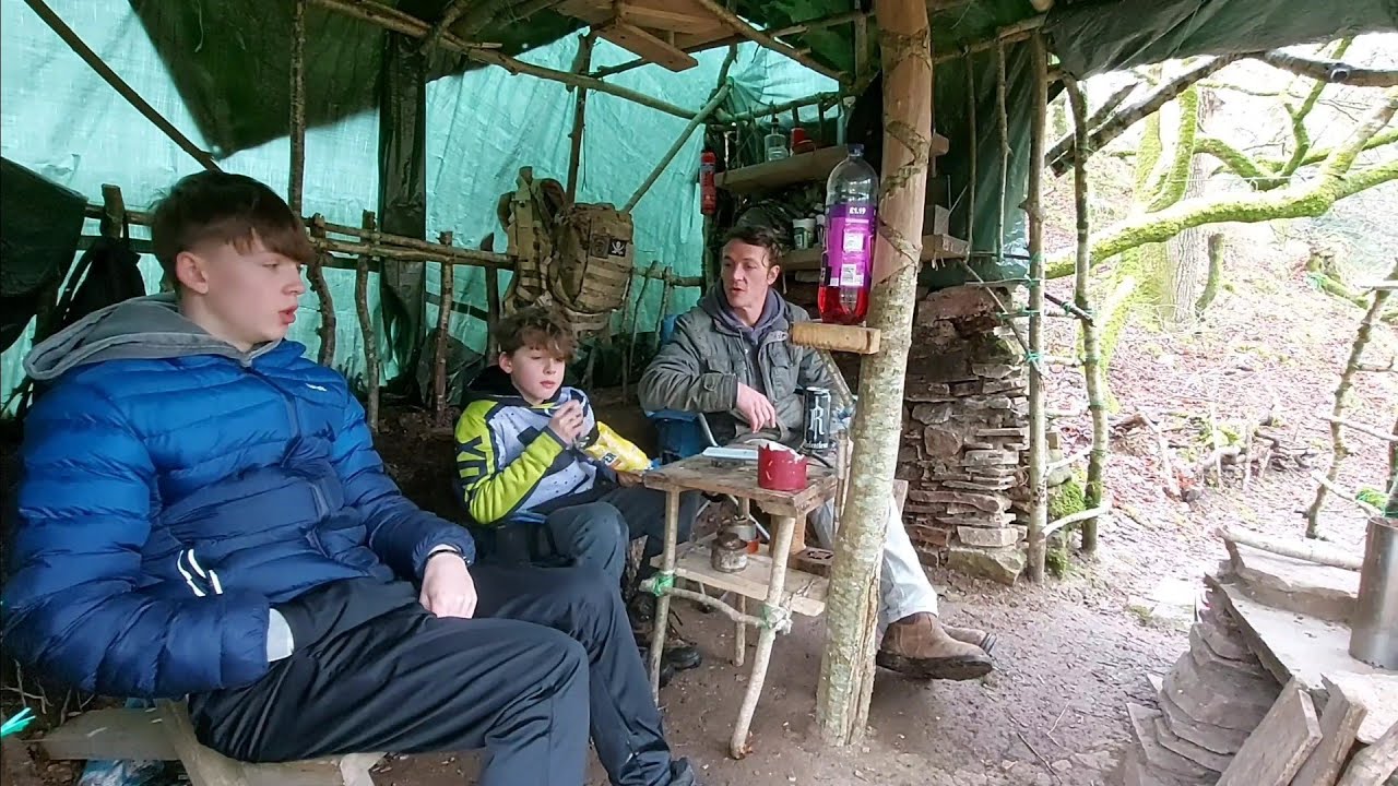 Time to Feast, Bushcraft Style. Day in the Woods. - YouTube