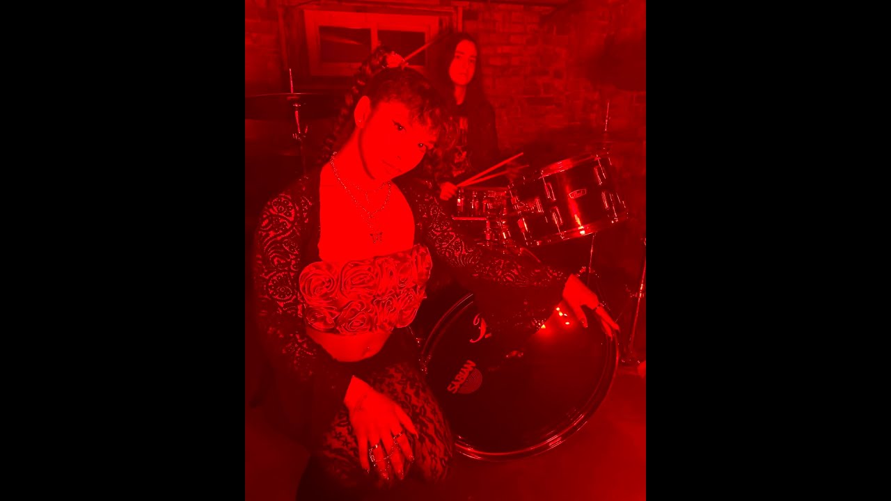 Madison Reyes, clothing line and music update! - YouTube