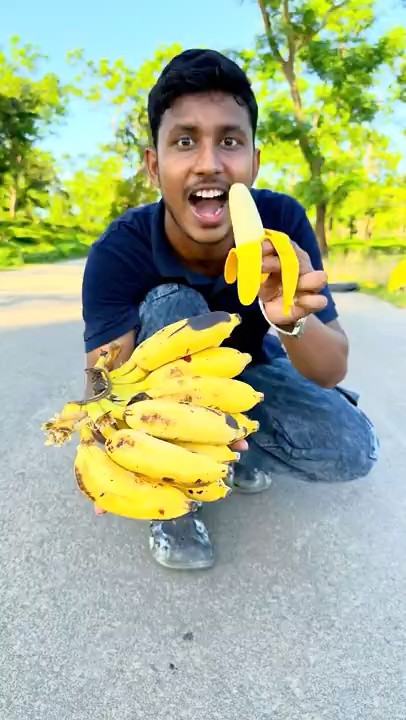 Fake Banana VS Real Banana 😀 - YouTube