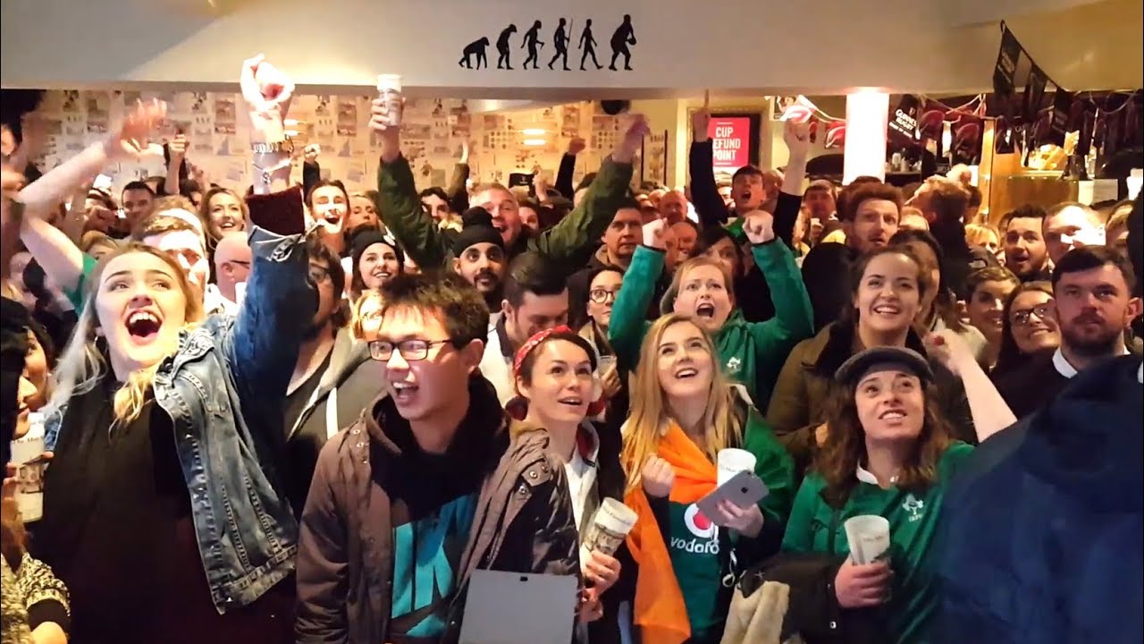 Irish Rugby Fans Celebrate Six Nations Grand Slam - YouTube