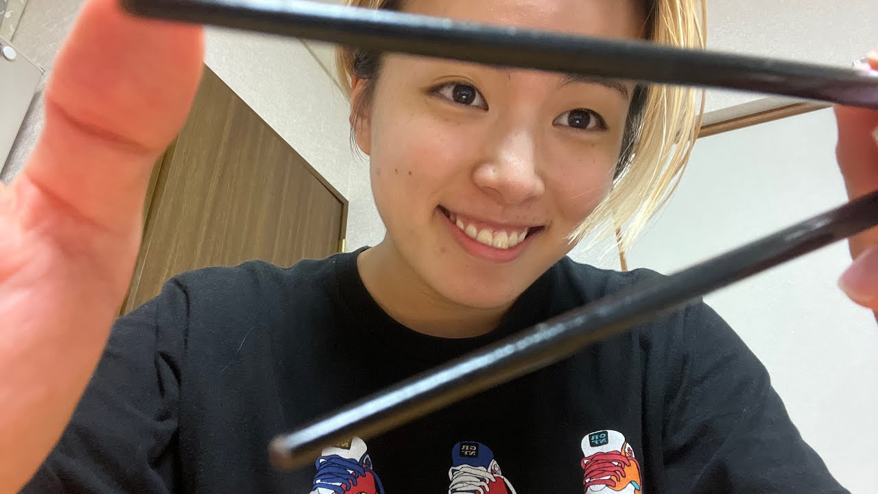 ASMR Removing the Bad Vibes / 悪いものを取り除く - YouTube