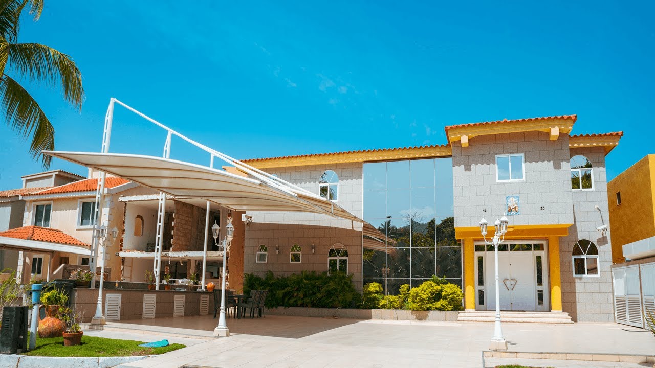 Casas Bote C, Complejo Turístico El Morro, Lechería, Venezuela - YouTube