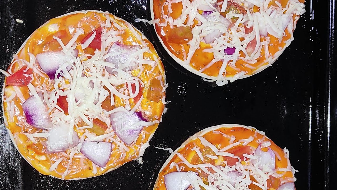 How to make pizza in OTG oven / Easy Pizza Recipe in OTG / Simple ...
