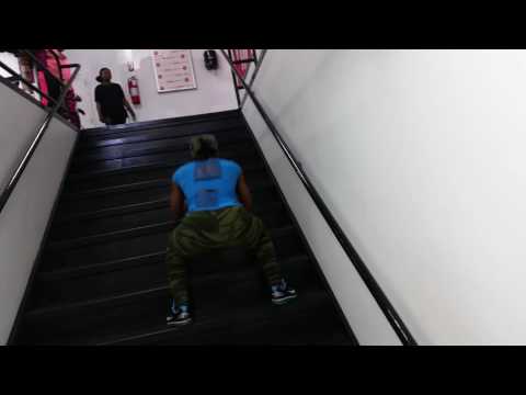 Jamelia Dawkins Stairs WorkOut for the LEGS & BUTT(3)