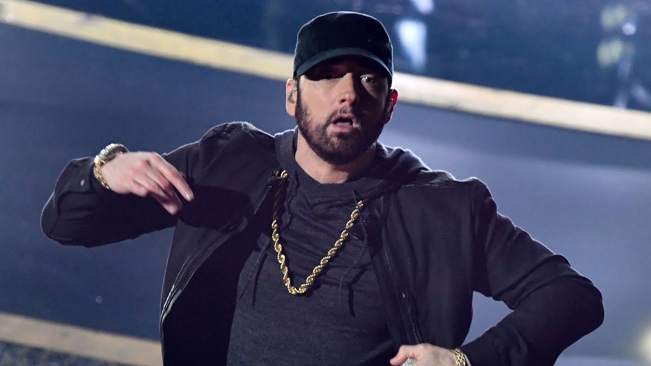 Oscars 2020: Eminem shocks viewers with surprise performance - YouTube