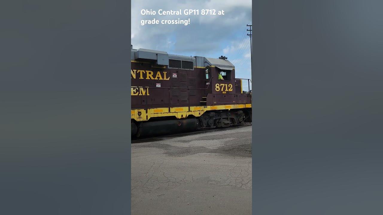 Ohio Central GP11 8712 at a crossing in Girard, Ohio August 8 2024 #ytshorts #rail - YouTube