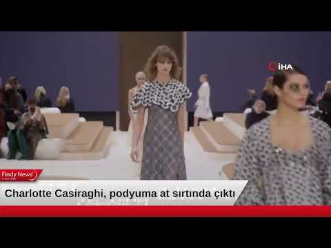 Grace Kelly'nin Torunu Charlotte Casiraghi, Podyuma At Sırtında Çıktı