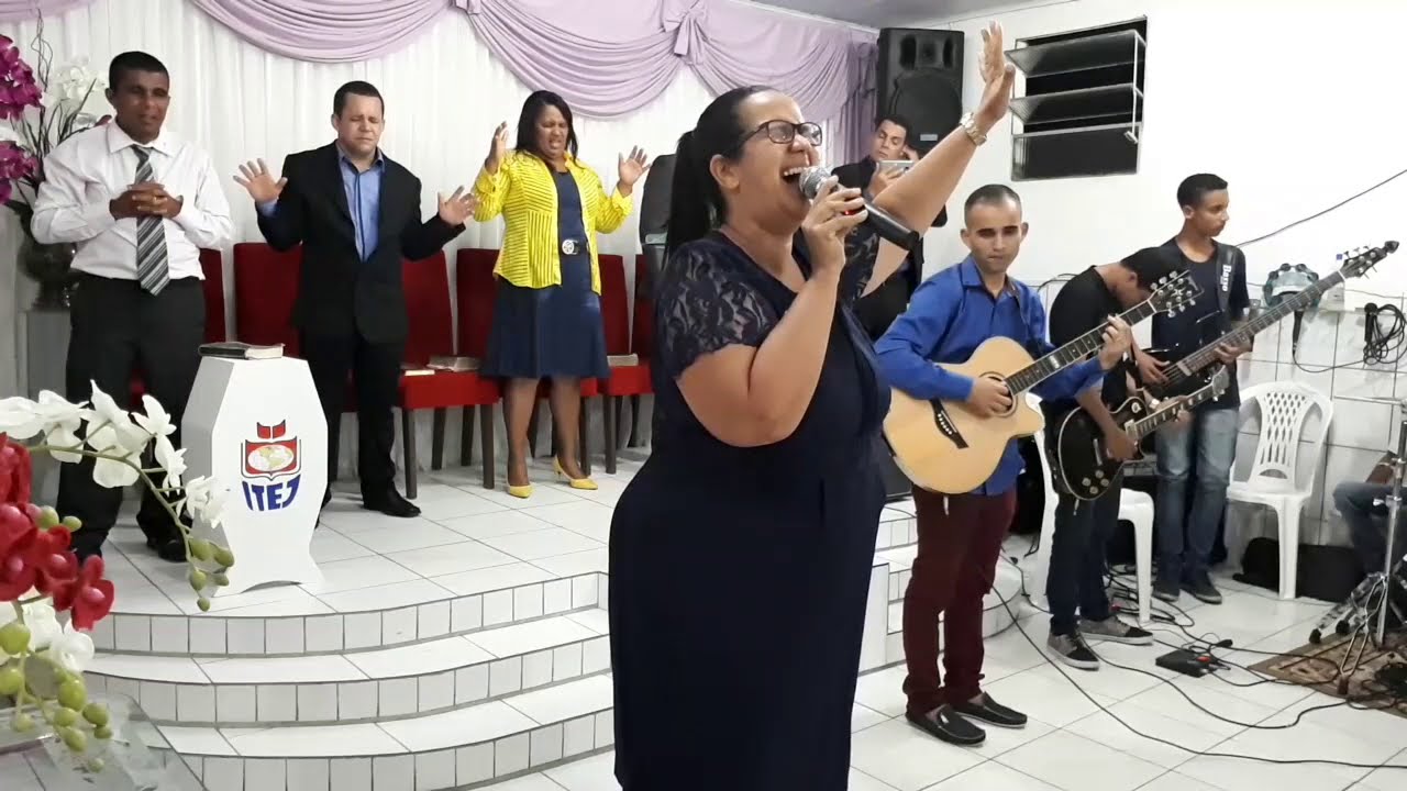 Pastora Rose Ministrando com muita unção - YouTube
