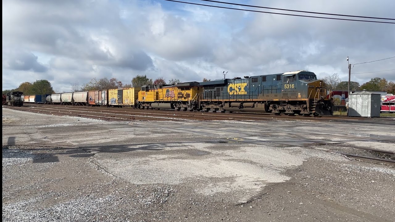 Railfanning Meridian, MS 11/26/23 ft CPKC Christmas train and UP 6748 ...