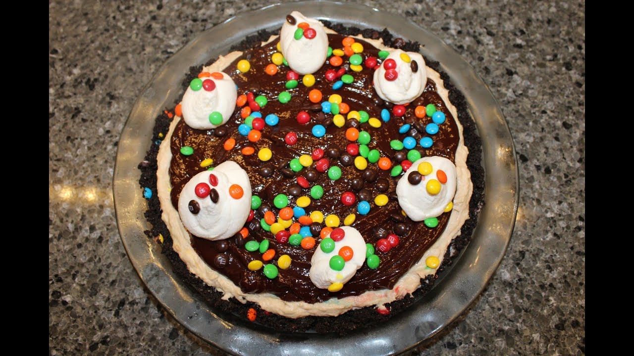Making A No-Bake M&M Pie (with Oreo Crust!) - YouTube