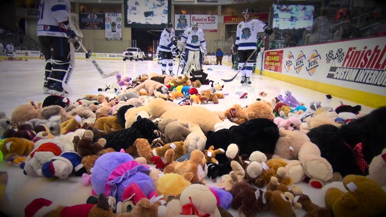 Teddy bear toss - YouTube