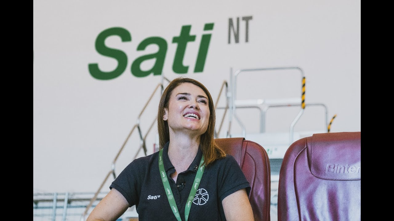 Binter Inside | Angélica Afonso, técnica de mantenimiento de aeronaves ...