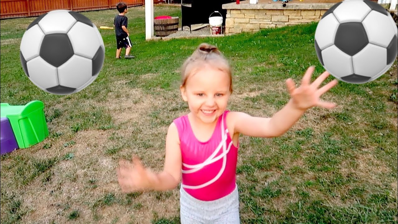 Twins New Way To Play Soccer - YouTube