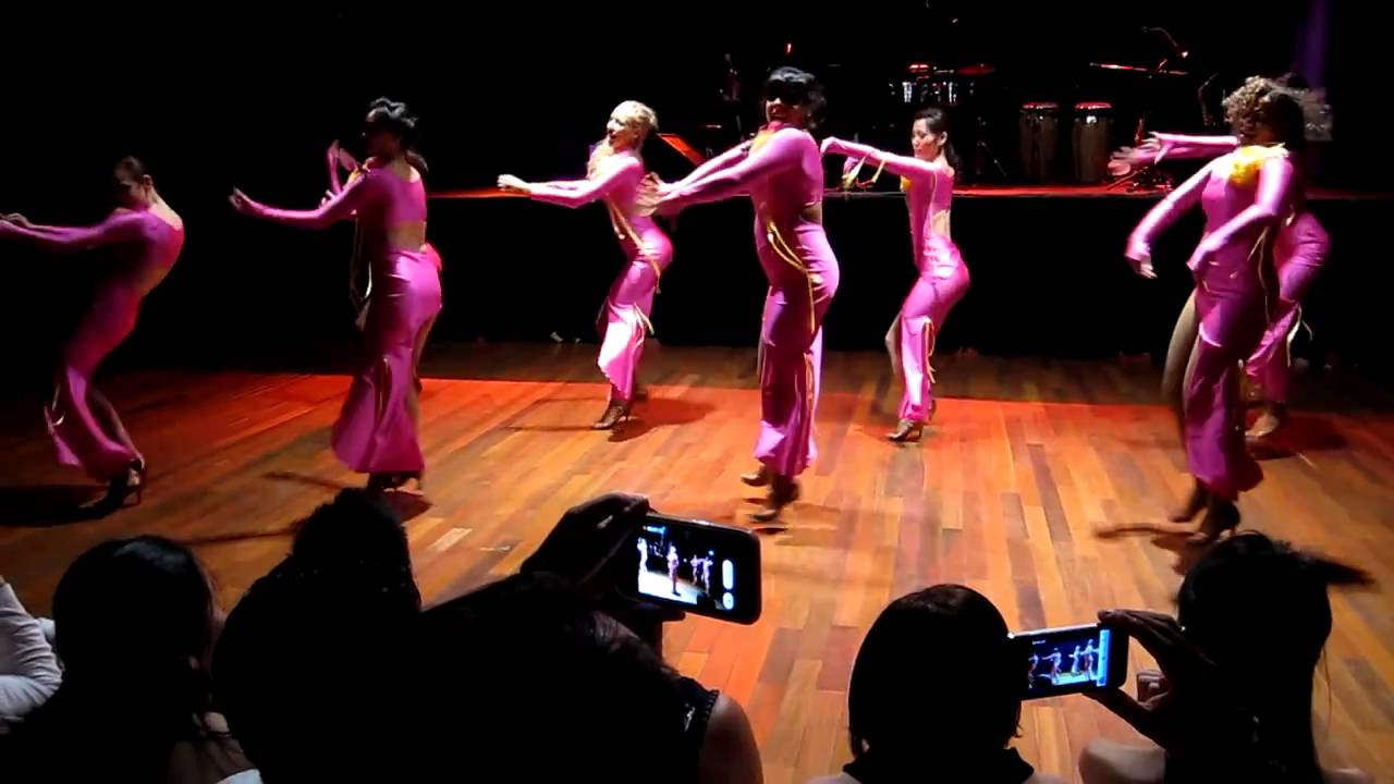 Lady Salsa ladies shines routine - YouTube