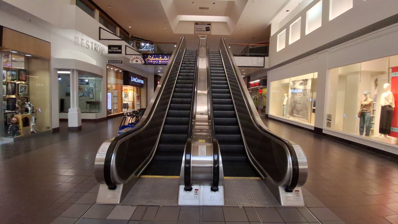 AWESOME 1969 Montgomery G&P Medium-File Escalators @ Valley River ...