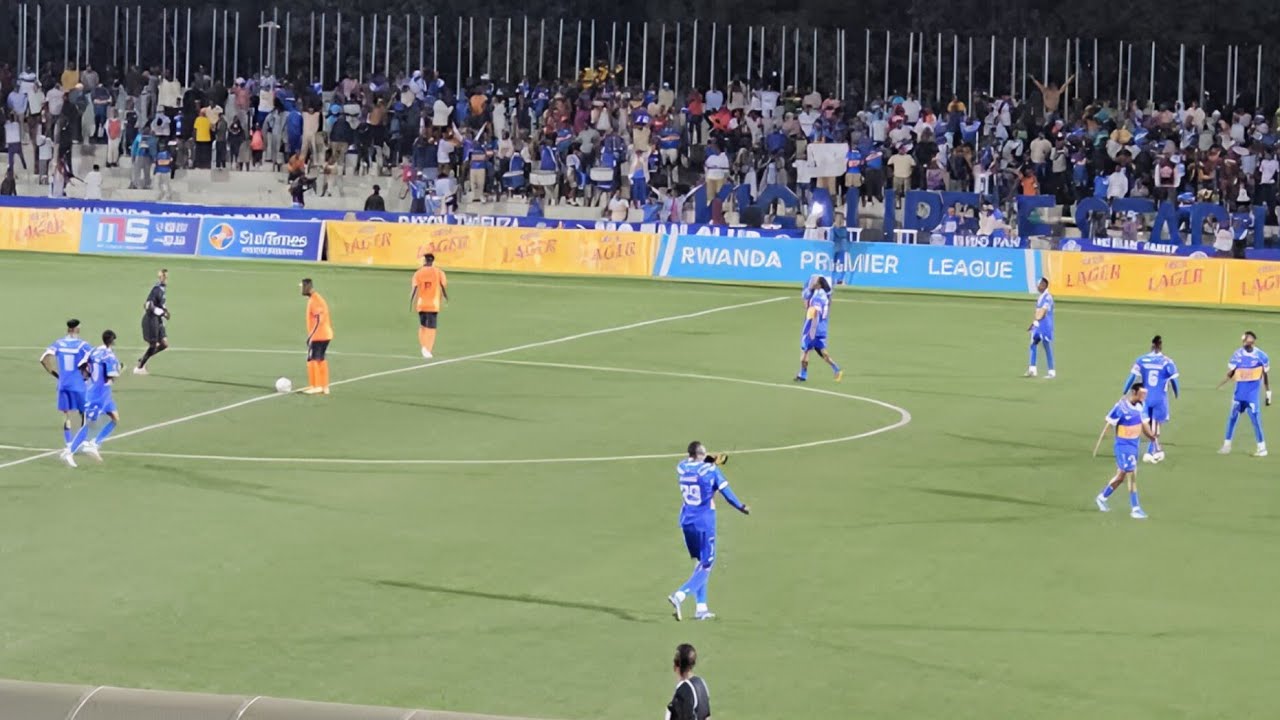 RAYON SPORTS 2 VS RUTSIRO FC 1 HALF TIME - YouTube
