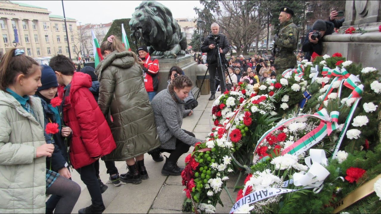 Русе отпразнува Освобождението с тържествена церемония и гайди - YouTube