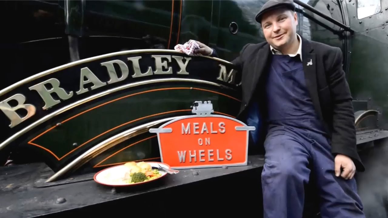 Driver Uses Steam Engine To Cook Meals - YouTube