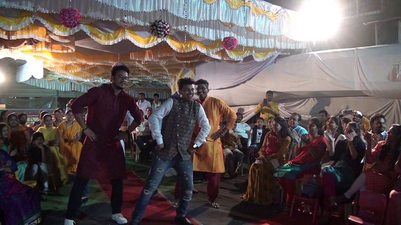 Tenu le ki Dance by Degree College Staff - YouTube