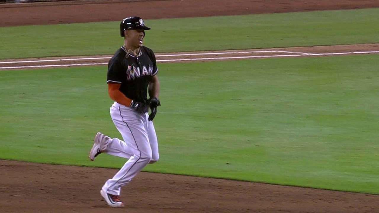 CWS@MIA: Stanton shaken up on final play of the game - YouTube