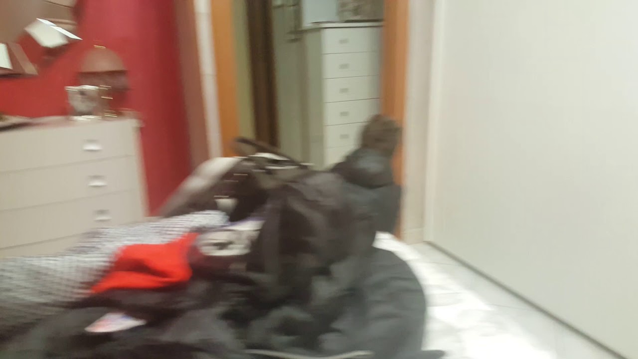 Denis che balla - YouTube