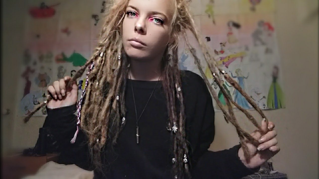 How to/How I decorate dreadlocks (ft my new Disney wall) - YouTube